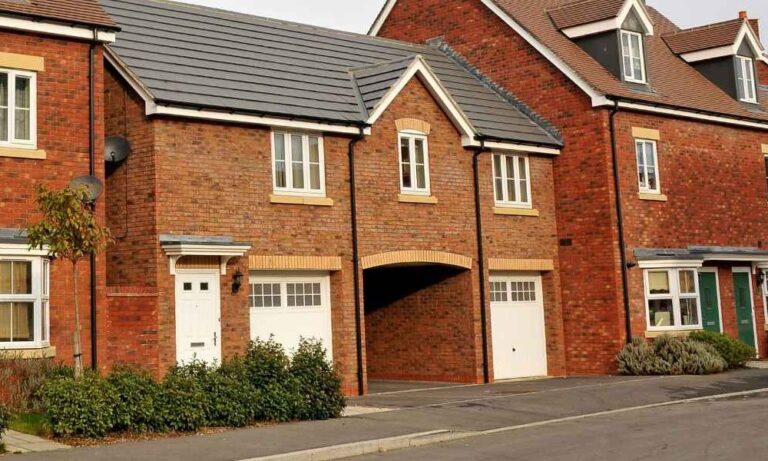 What Are Flying and Creeping Freeholds? - Drake Mortgages